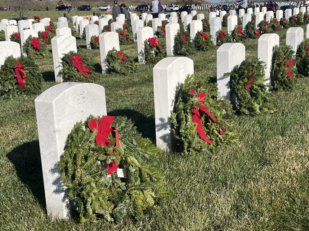 Wreaths Across America draws thousands to lay wreaths at National ...